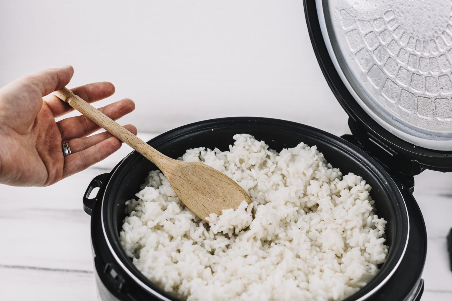 Cooking Rice Just Got Easier: Learn How to Use the Rice Cooker Like a ...
